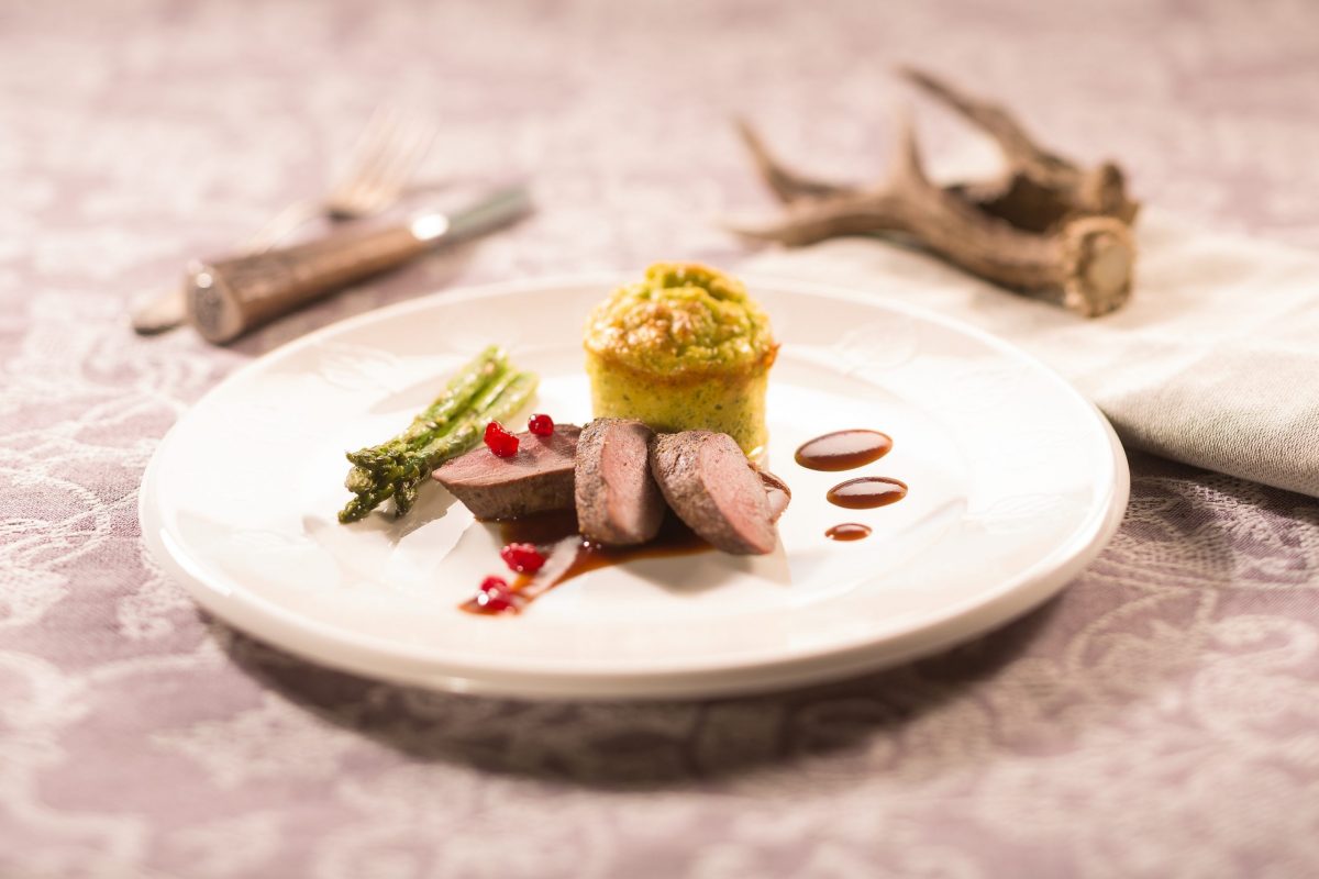 Rosa Rehrücken vom Maibock | Rezept - Jagdfakten.at